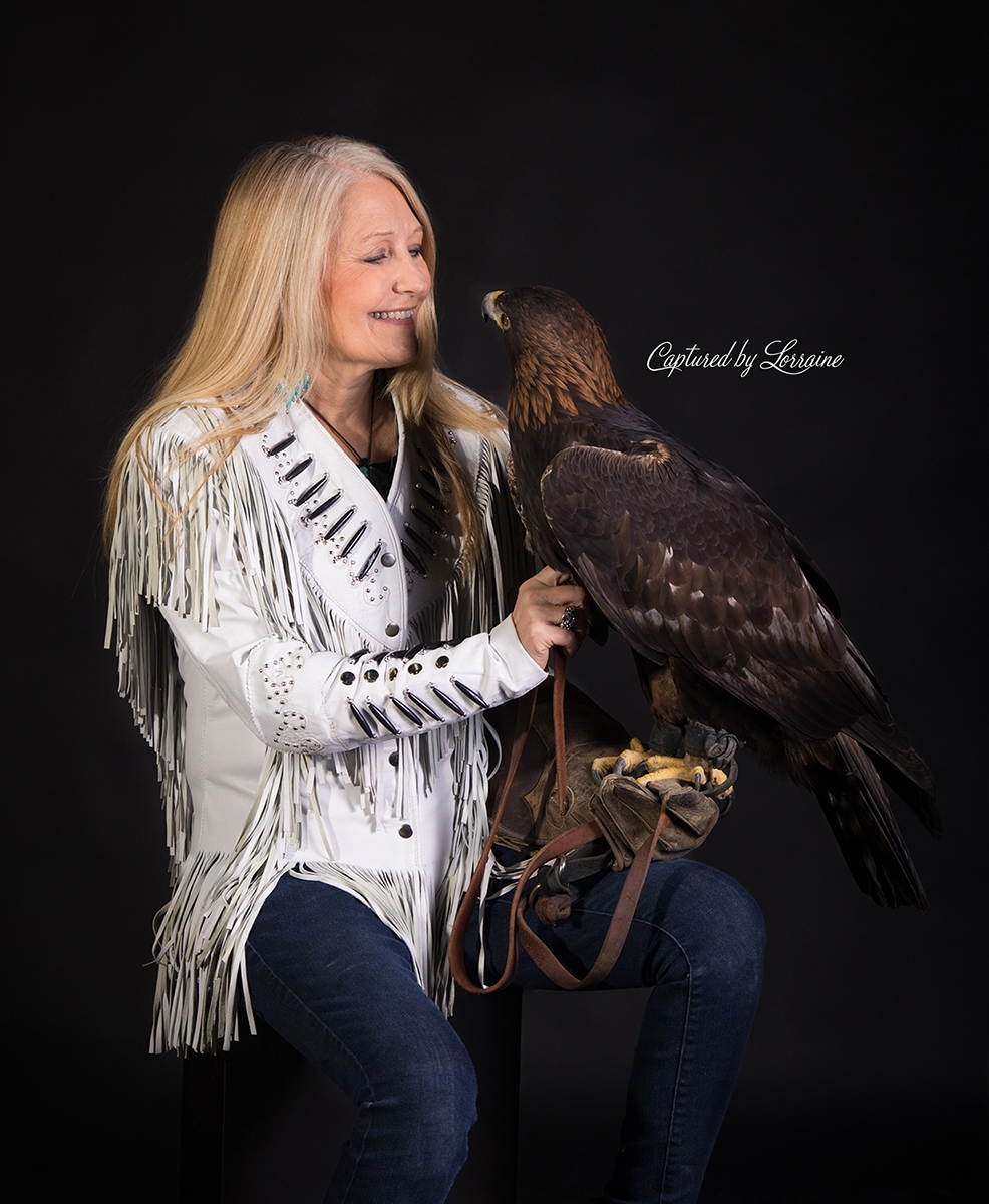 A falconer and Her Raptors ⋆ Captured by Lorraine Portraits